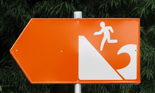 It's A Tidalist: 10 Wet & Wild Tsunami Warning Signs - WebEcoist