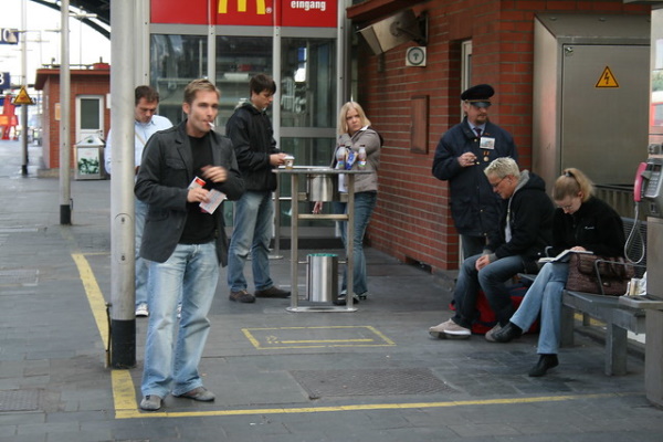 The Burn Identity: 10 Smokin' Hot Smoking Area Signs - WebEcoist