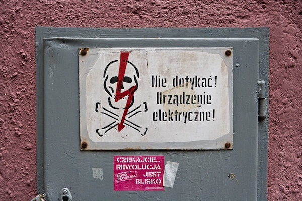 Buzzkill: 10 Shocking Electrical Warning Signs - WebEcoist
